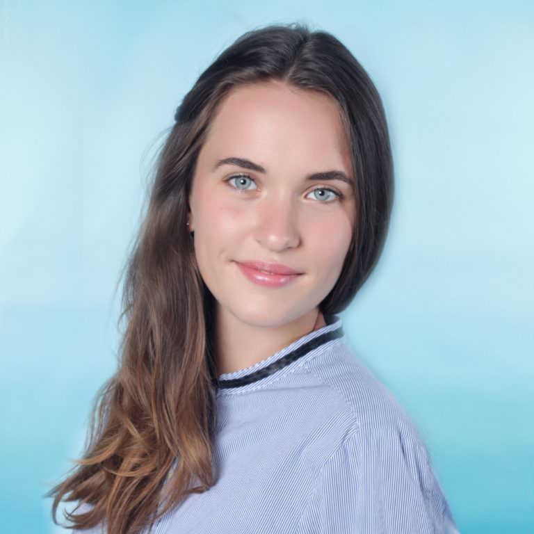 Mathilde A. | Garde D'enfants | Baby Prestige